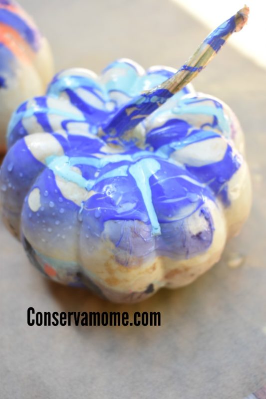 DIY Marbled Pumpkins : Fall Pumpkin Painting - ConservaMom