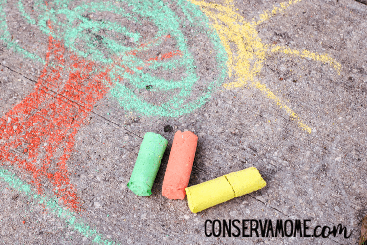 How to make Homemade Sidewalk Chalk - A DIY Sidewalk Chalk Recipe