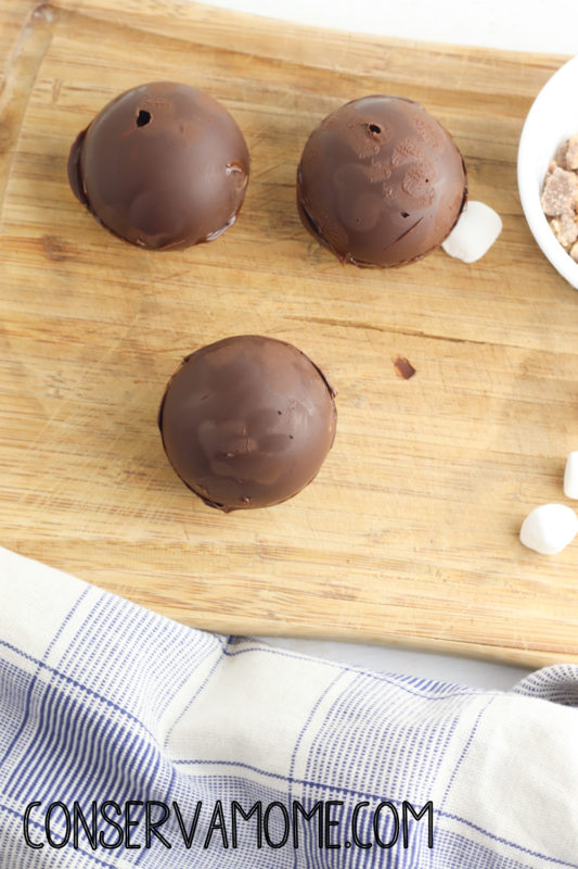 Toffee hot chocolate bombs: An easy hot chocolate bomb recipe