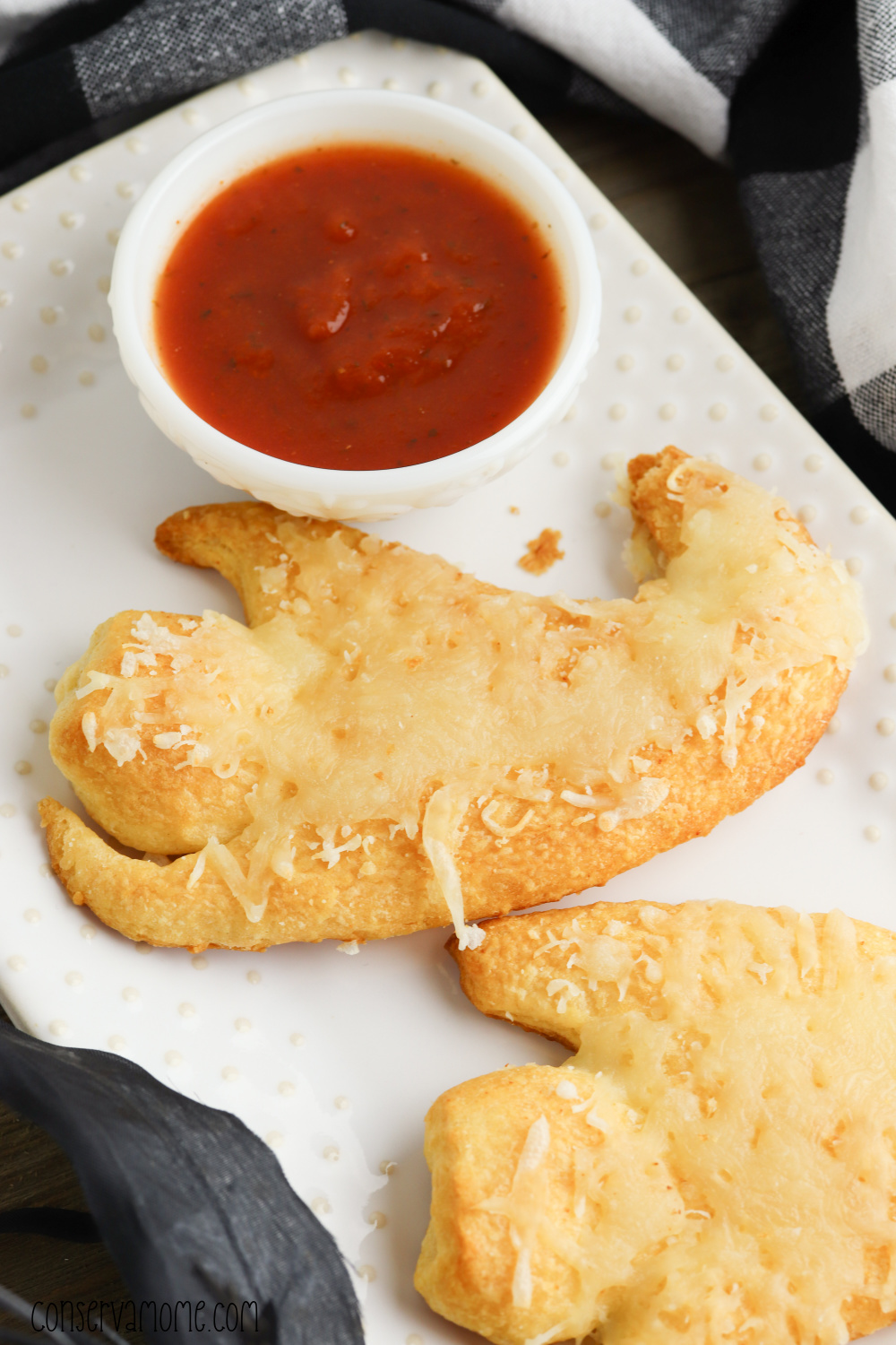 Easy & Cheesy Ghost Halloween Appetizer - ConservaMom