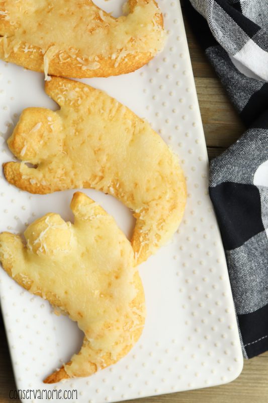 Easy & Cheesy Ghost Halloween Appetizer - ConservaMom