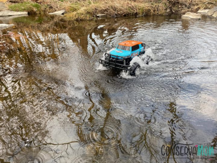 Ruko 1601AMP Amphibious RC Cars Review - ConservaMom