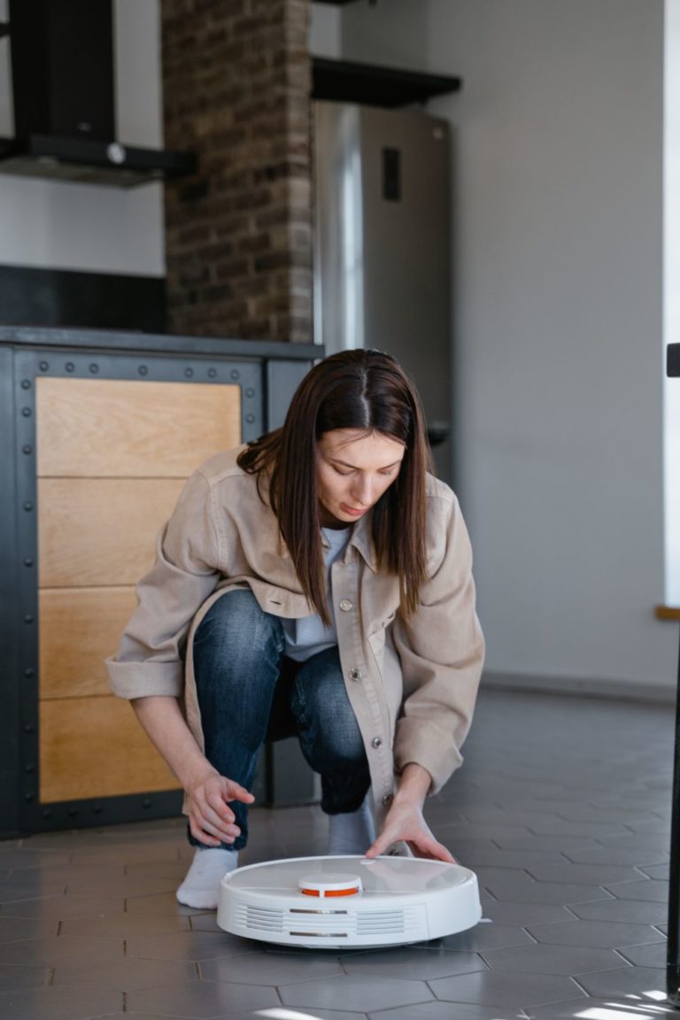11 advantages of robot vacuum cleaners you need to know - ConservaMom