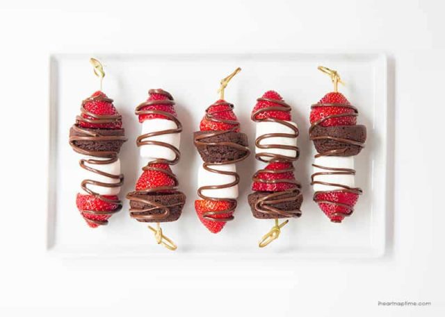 20+ Delicious Desserts on a Stick - ConservaMom